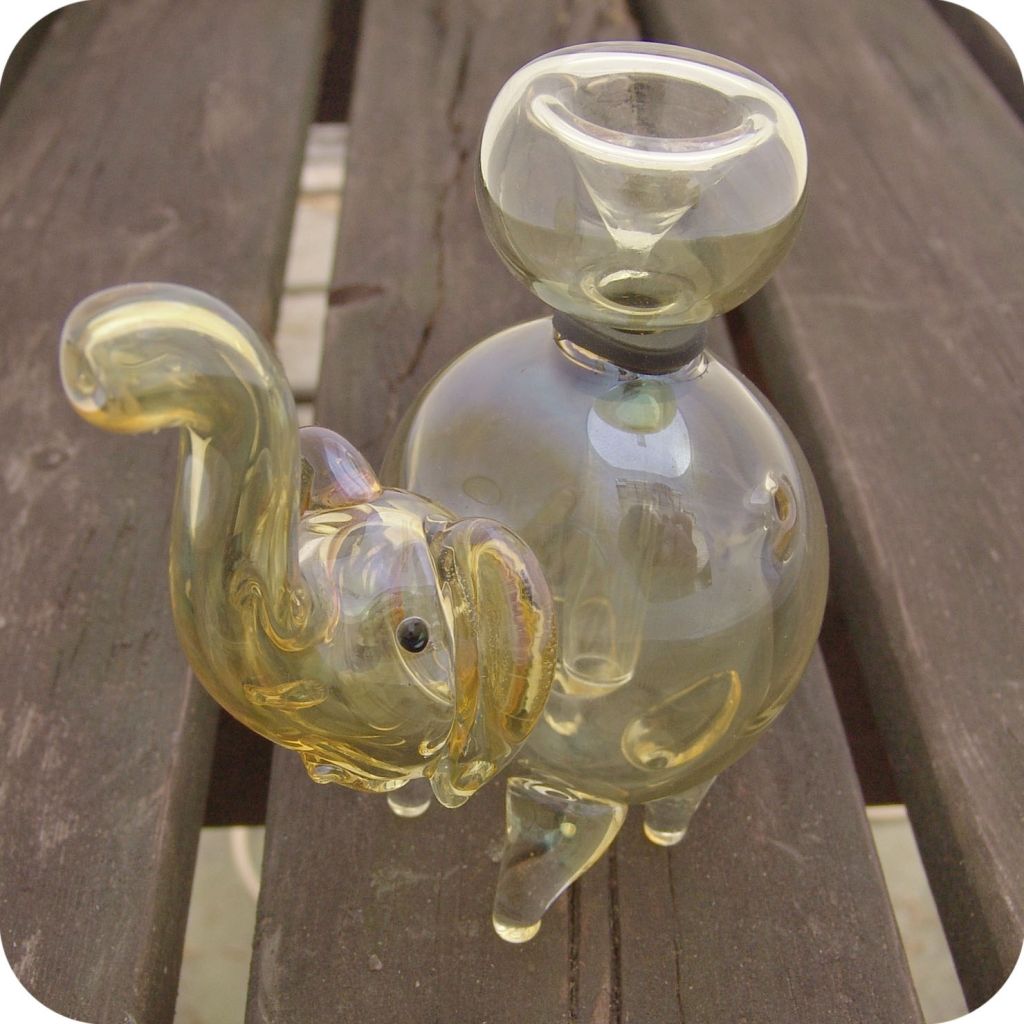 If anyone lives/works/walks on St. Marks at 3rd, could you please do me ...