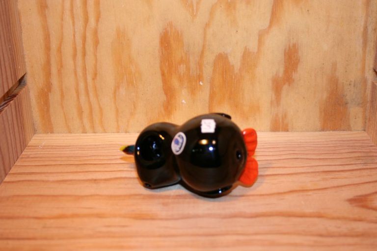 Wild Penguin Glass Pipe - Sunflower Pipes Brooklyn’s Best Smoke Shop